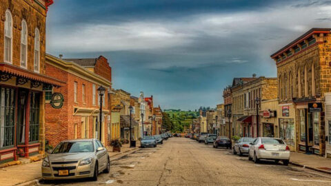 16 Midwestern Towns That Are Way More Charming Than You’d Think