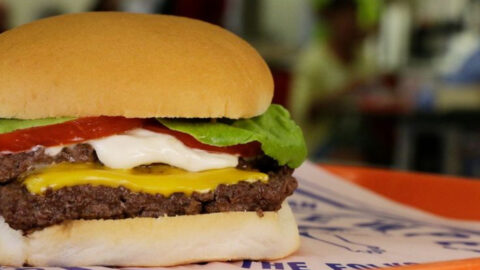 8 Ohio Burger Joints Where Locals Line Up But Outsiders Don’t Know