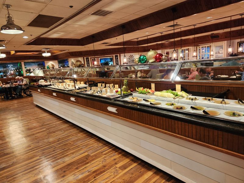 12 Missouri holiday buffets that still go big for the Christmas season