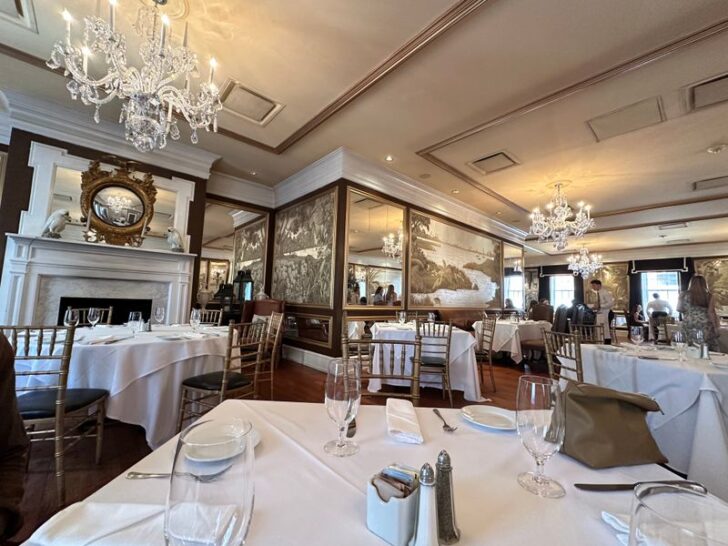 12 Savannah dining spots that have stayed popular for years
