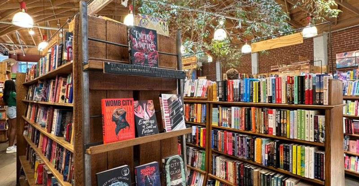 14 Large Bookstores in California Where Browsing Easily Fills the Afternoon