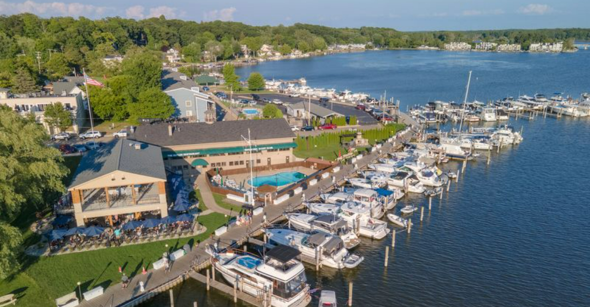 15 lakeside and river towns across the U.S. that introverts tend to love