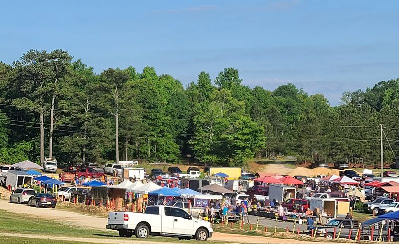 9 Massive Flea Markets in Alabama That Reward Anyone Who Takes Their Time