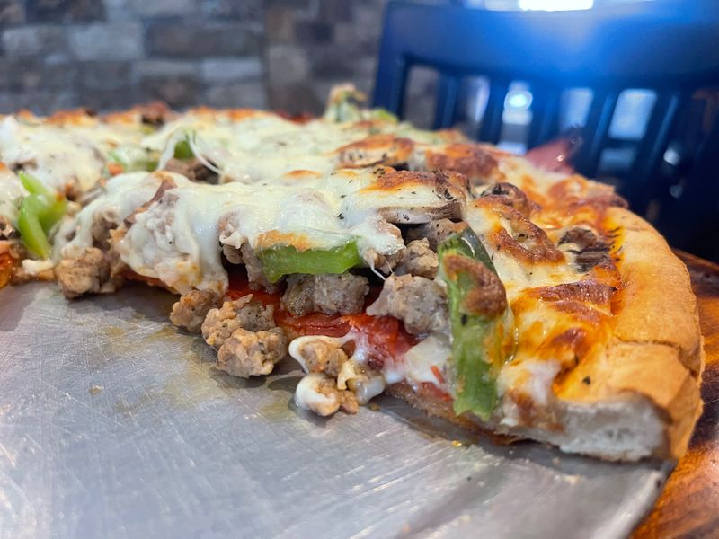 13 Unfussy Restaurants in Indiana Known for Pizza That Keeps People ...