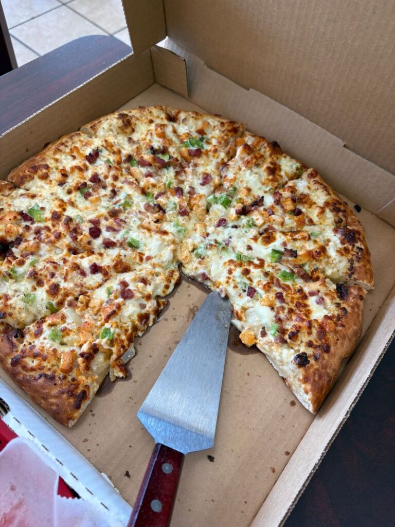 13 Unfussy Restaurants in Indiana Known for Pizza That Keeps People ...