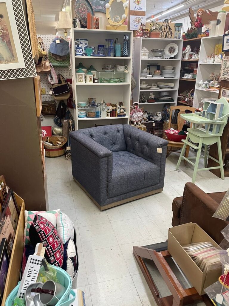 9 Massive Flea Markets in Alabama That Reward Anyone Who Takes Their Time