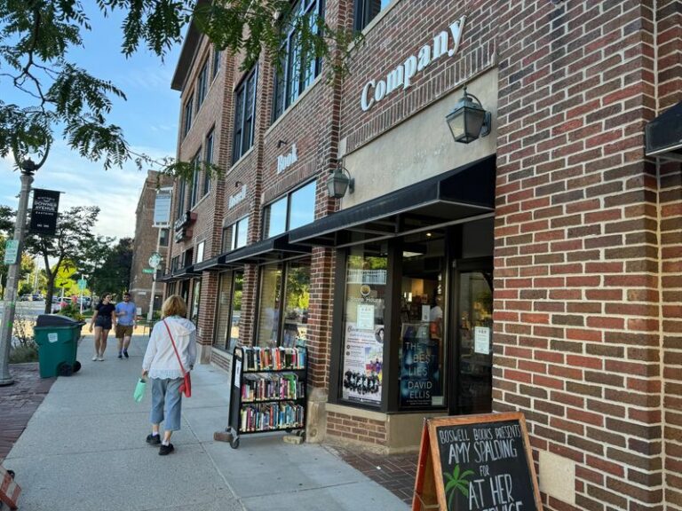 12 Wisconsin Bookstores That Make Time Disappear