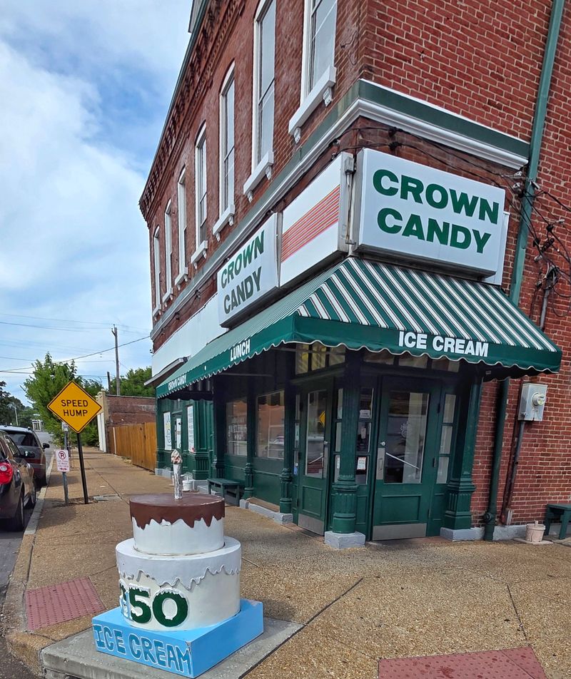 20 old-fashioned soda fountains across America still serving malts and ...