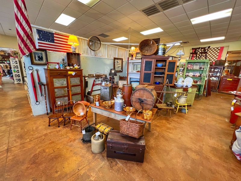 It’s easy to lose an entire day inside these 10 antique stores in Alabama