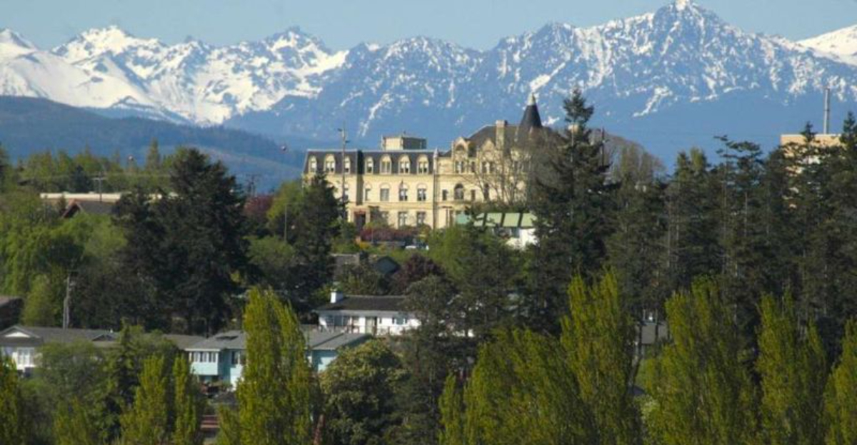 People come from all corners of Washington to see this castle