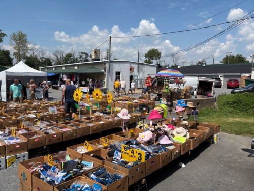 The Pennsylvania Dutch market where Amish vendors sell everything from ...