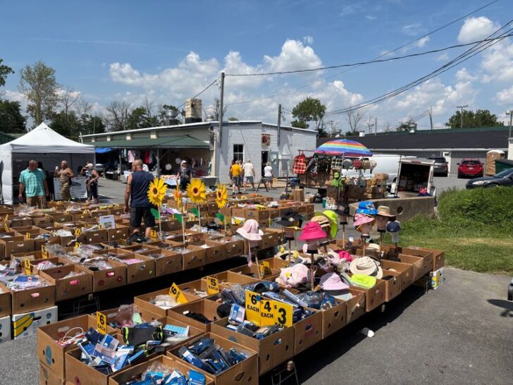 The Pennsylvania Dutch market where Amish vendors sell everything from ...