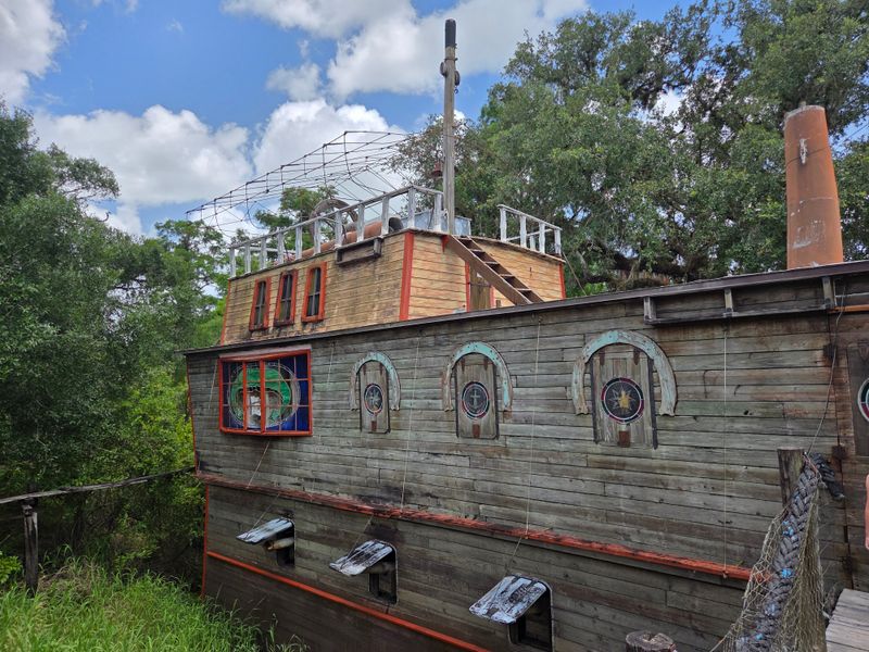 The one-of-a-kind boat restaurant you’ll find at Solomon’s Castle in ...