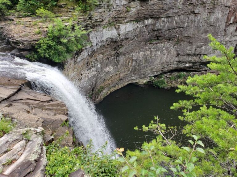 This Alabama mountain town has the kind of scenery meant for weekend drives