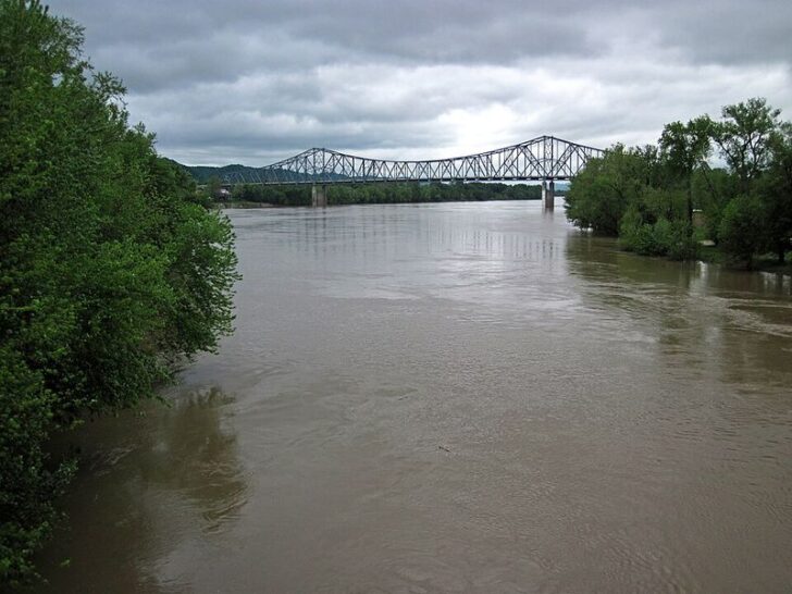 This charming Ohio river town blends colorful murals, antiques, and ...