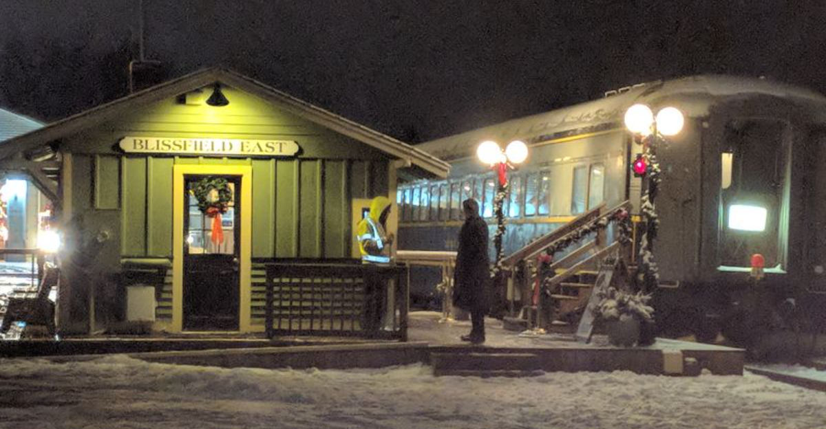This vintage dinner train in Michigan feels like it belongs in a ...