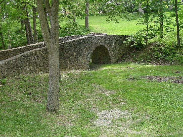 You need to visit this gorgeous Iowa town that feels straight out of a ...