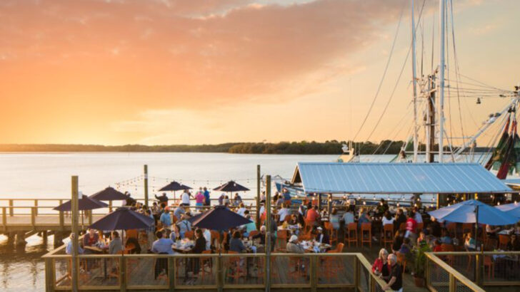 14 waterfront restaurants in South Carolina where the view does half ...