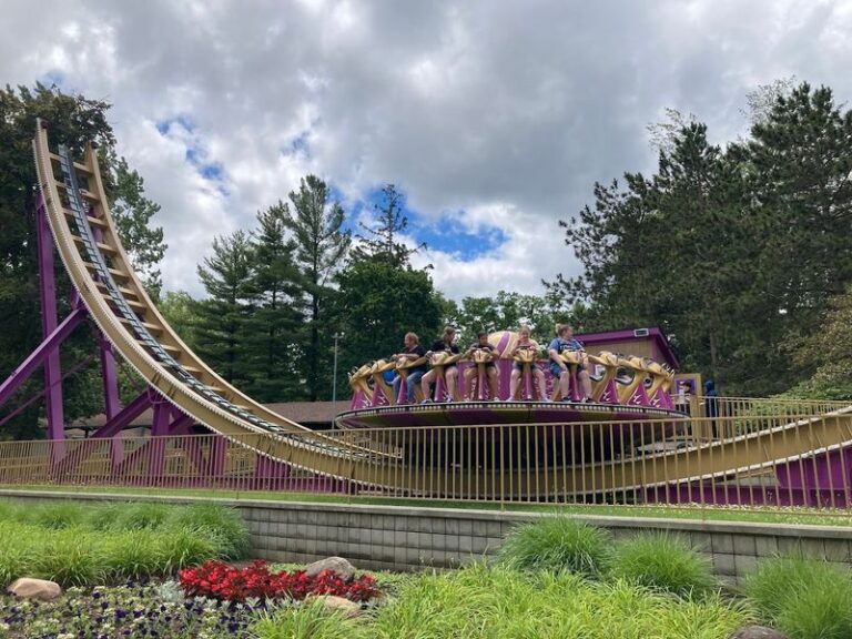 A Free-Admission Pennsylvania Amusement Park Has Been Welcoming ...
