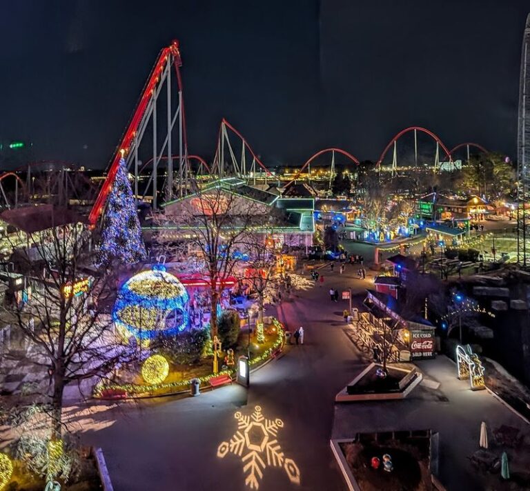 This Massive Theme Park Near Charlotte in North Carolina Spans Two ...
