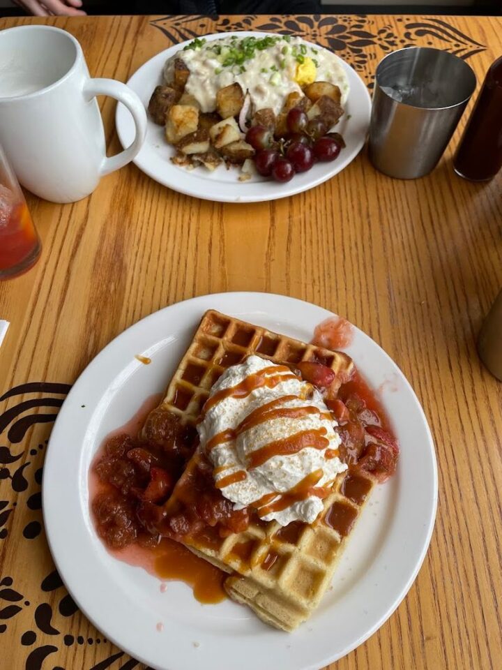 10 Old-Fashioned Biscuits and Gravy Restaurants in Ohio Worth Waking Up ...