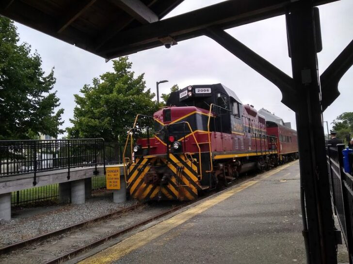These 13 Scenic Train Rides in Massachusetts Feel Like Traveling Back ...