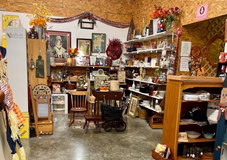 12 Virginia Flea Markets So Large You'll Wish You Had More Time