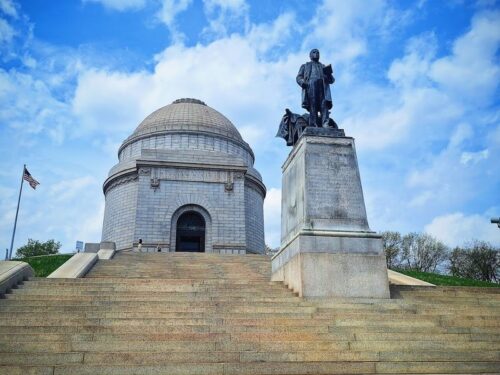 13 Ohio Monuments And Sculptures That Draw Admiring Visitors Year After ...