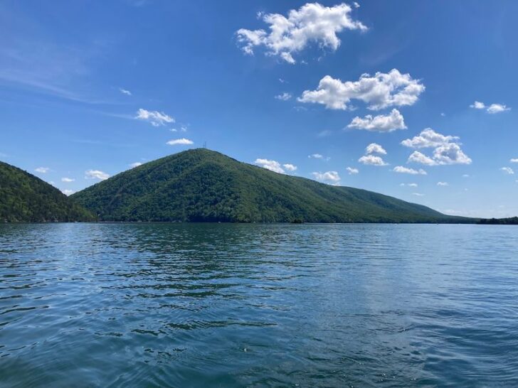 13 Virginia Lakes That Stand Out For Their Size And Natural Beauty