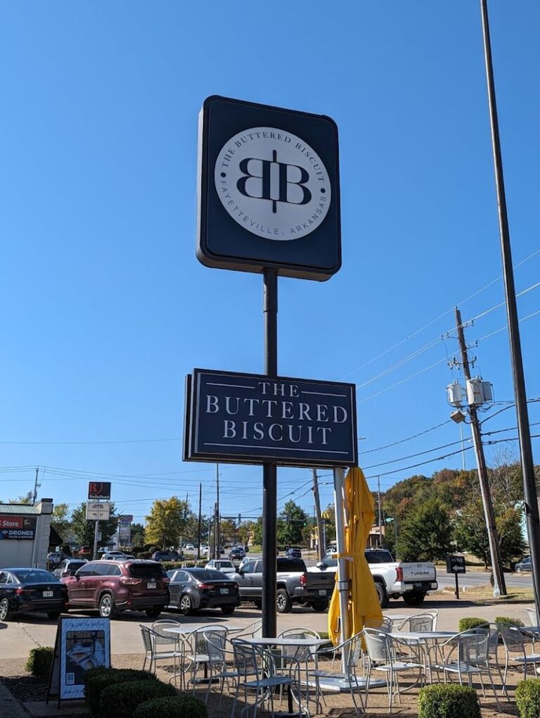 The Best Biscuits and Gravy in Arkansas Come From a Restaurant Most ...